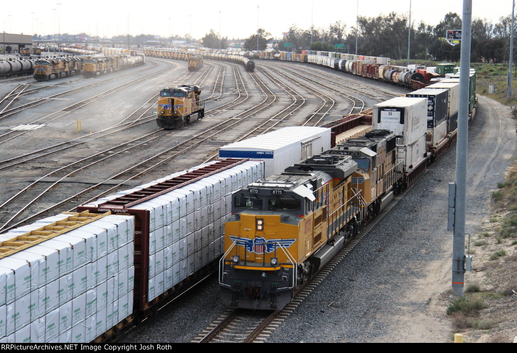 UP 8775 & UP 4176 DPU